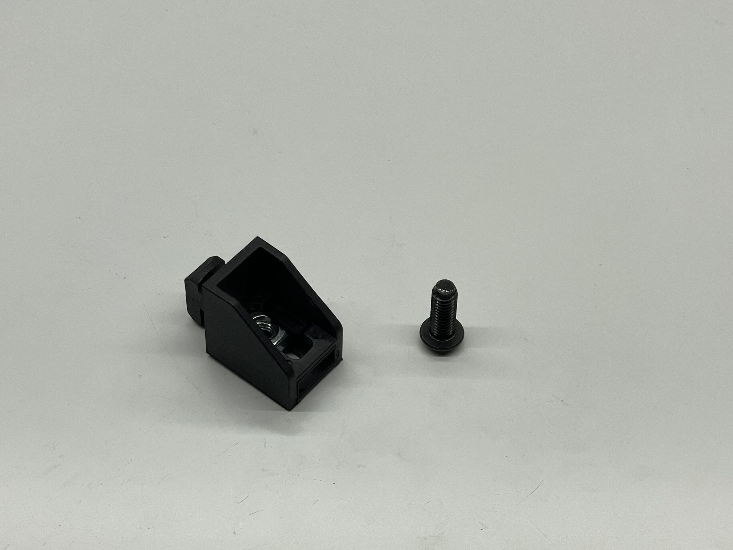 45AC8748 - 45 Series Nylon 1/4-Turn Panel Mount Block w/M6 x 16mm BHSCS ...
